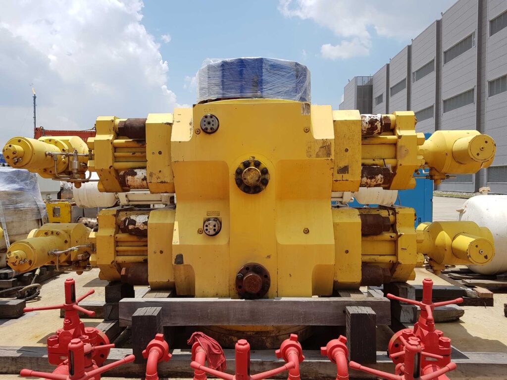 18-15M TL DOUBLE BOP W/ ST LOCKS - Maps Offshore Services