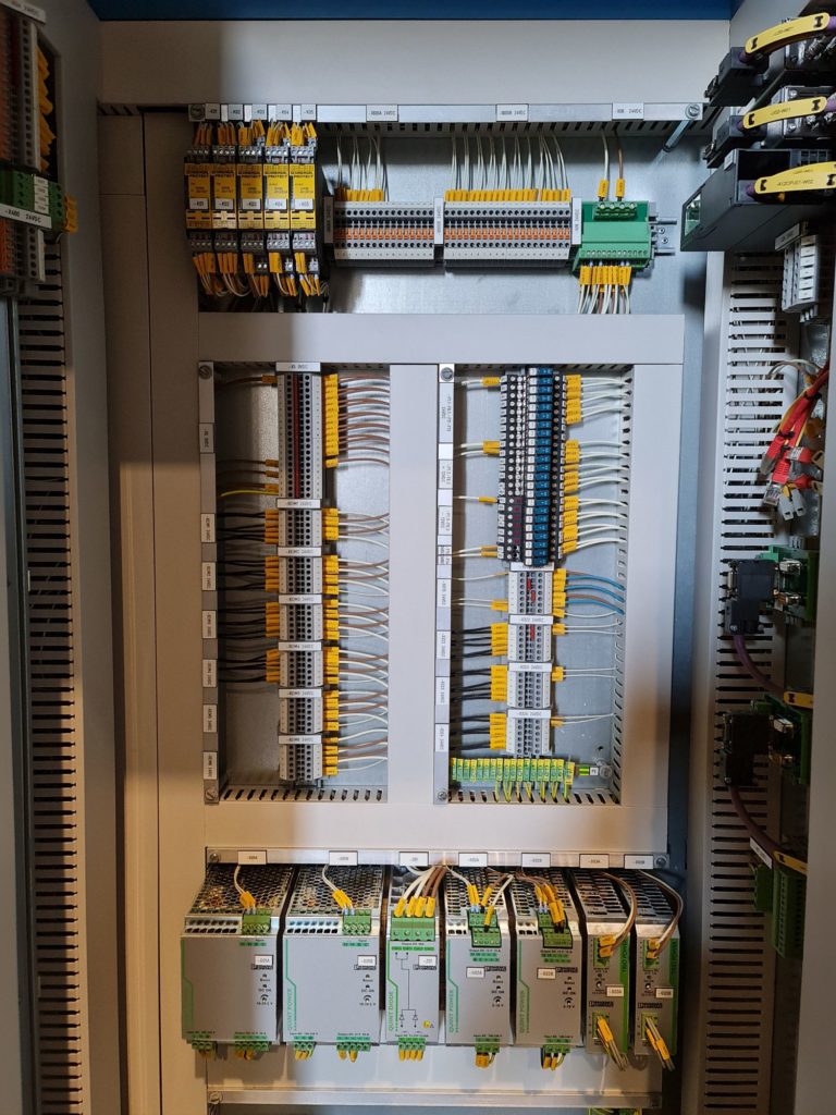 DRILLERS CONTROL CABIN - Maps Offshore Services